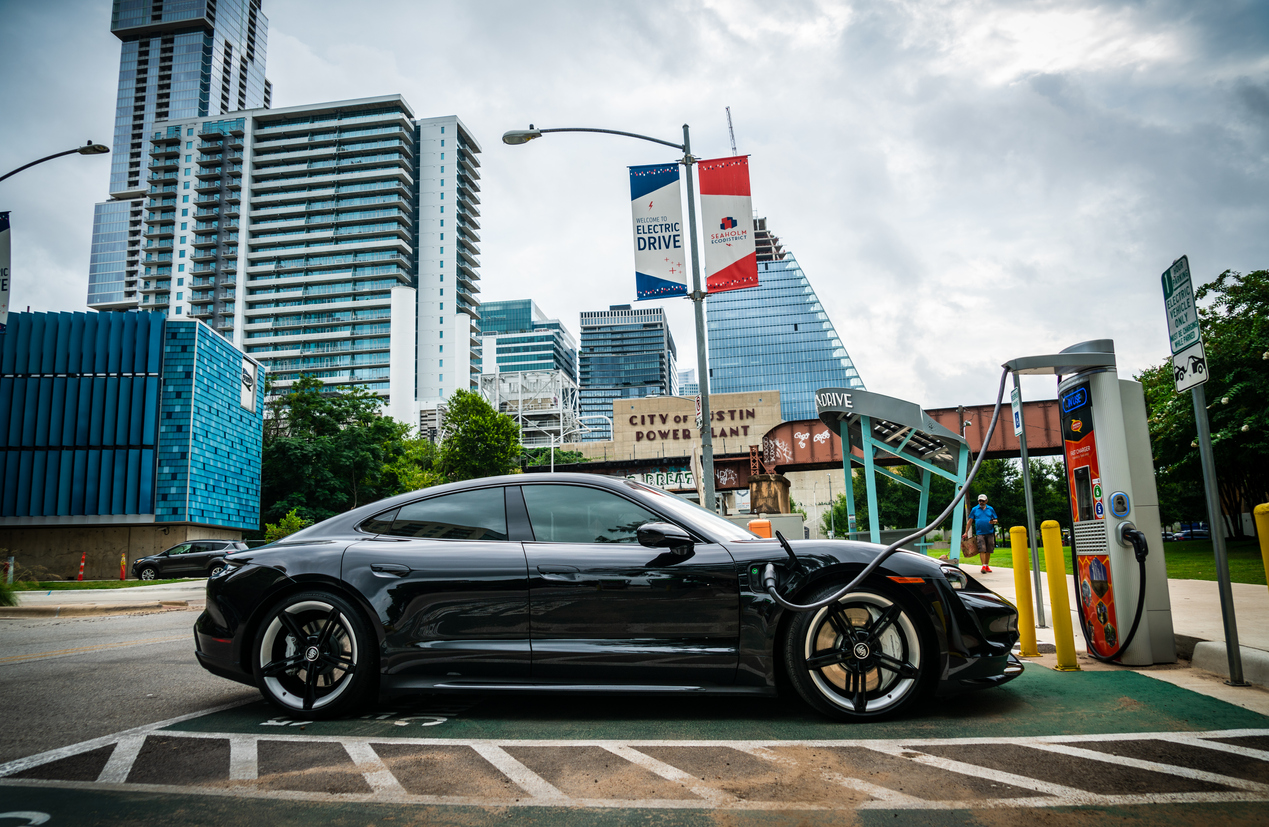 Signs Your EV Charger is Due for Maintenance - Fleet and Fuel Management